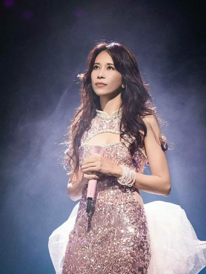 Karen Mok's debut performance was not ideal, Hua Chenyu made fans go ...