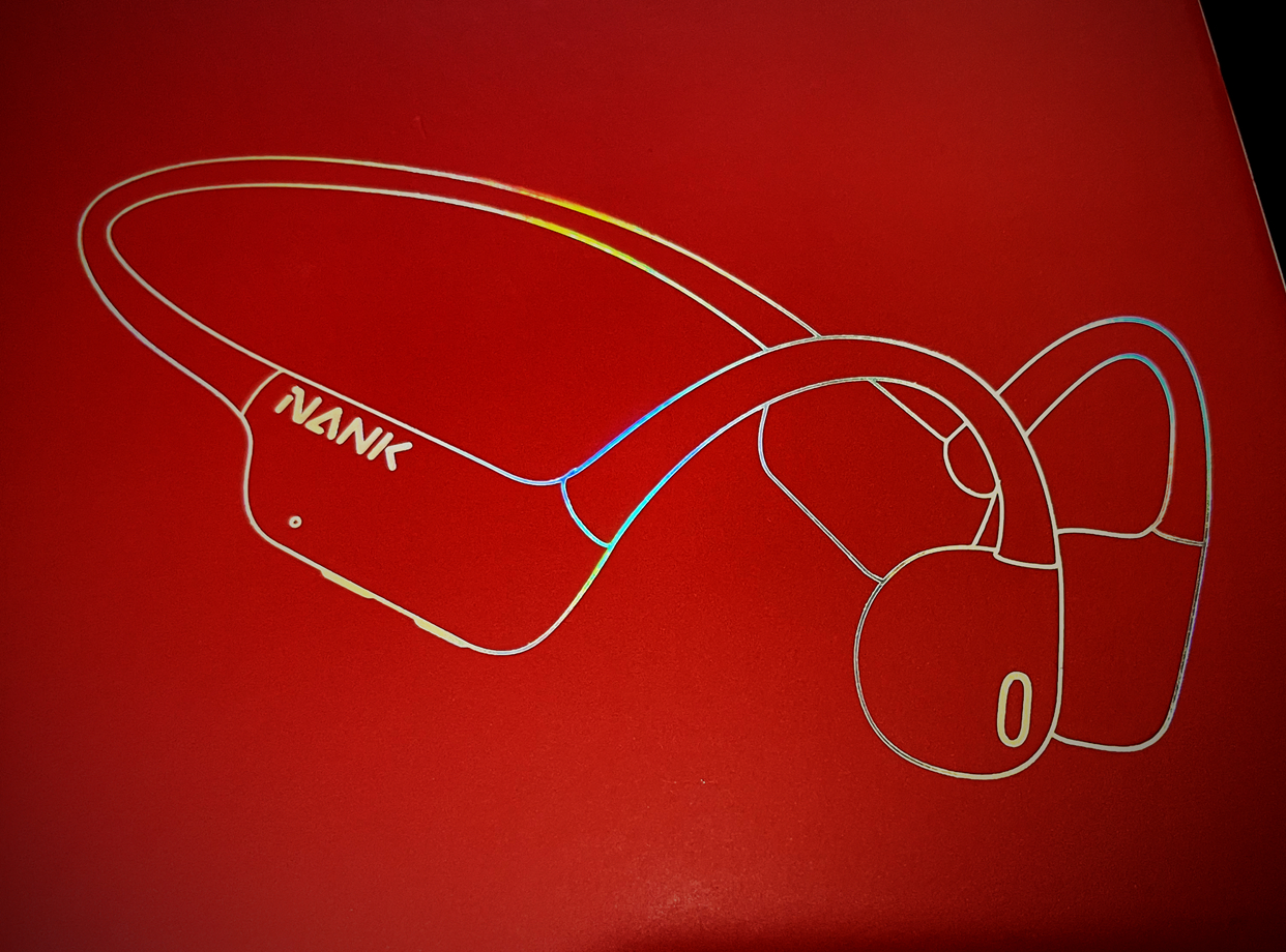 Born for sports: South Carolina NEO bone conduction headphones - iMedia