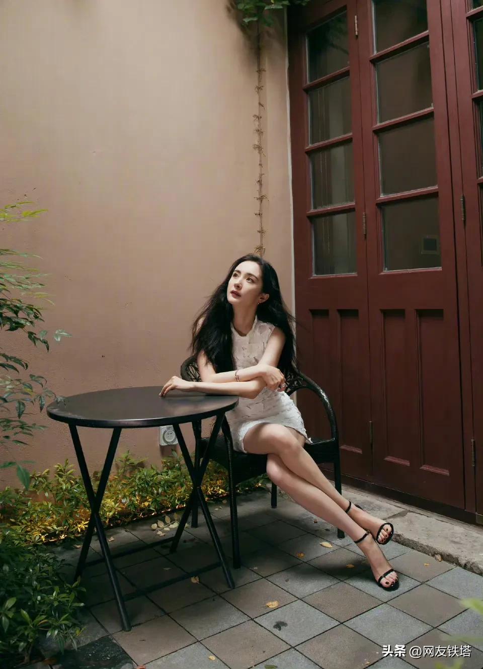 Yang Mi Meitu: The big Mi Mi who loves sexy Erlang legs. - iMedia