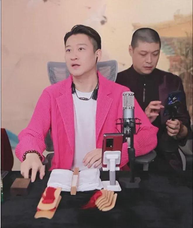 Feng Gong returns to the cross talk world and makes a shocking debut ...