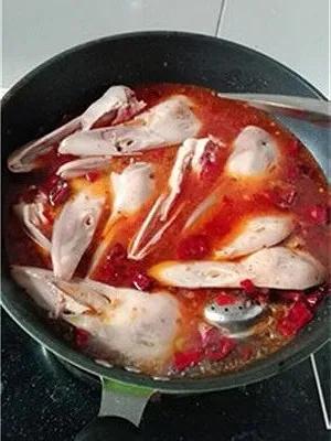 Make spicy duck head at home, it tastes just as delicious - iNEWS