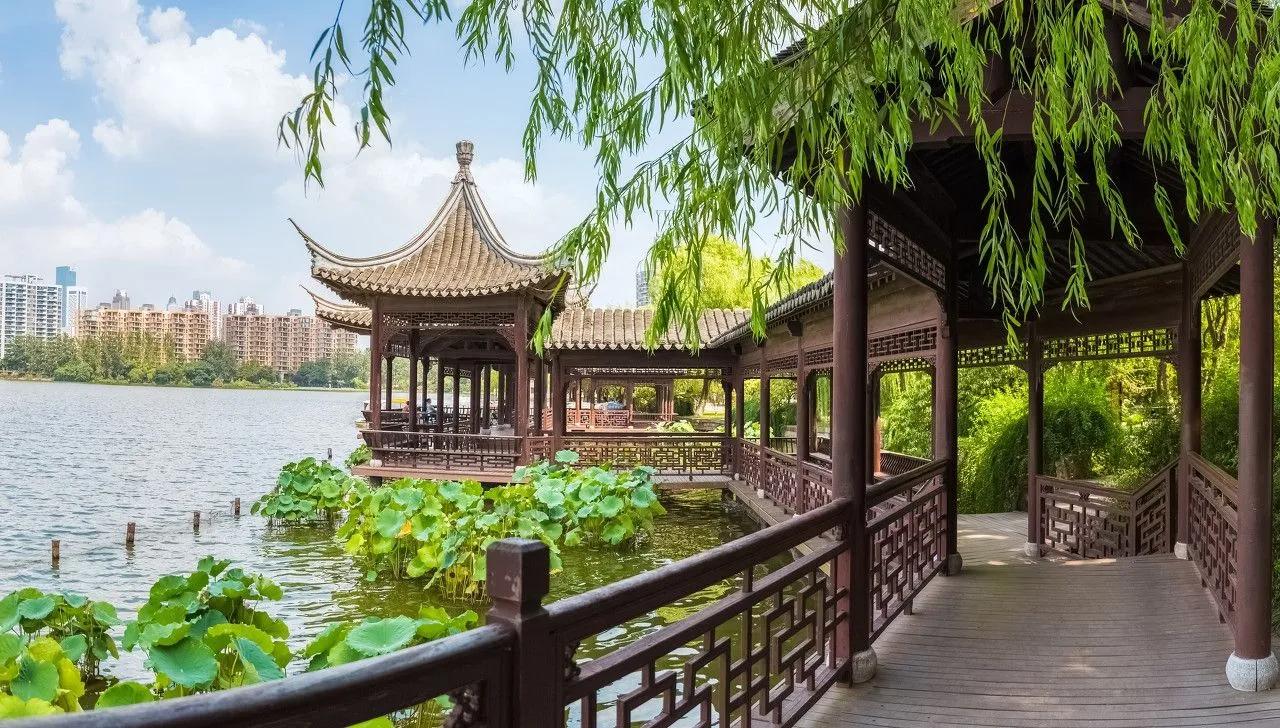 Su Muzhe. Mochou Lake - iNEWS