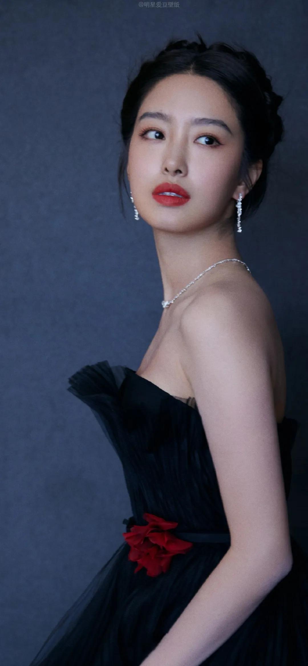 Yang Caiyu's beautiful pictures - iNEWS