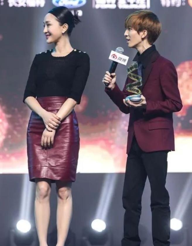 It's embarrassing for Zhou Xun and Guo Jingming to be on the same stage ...