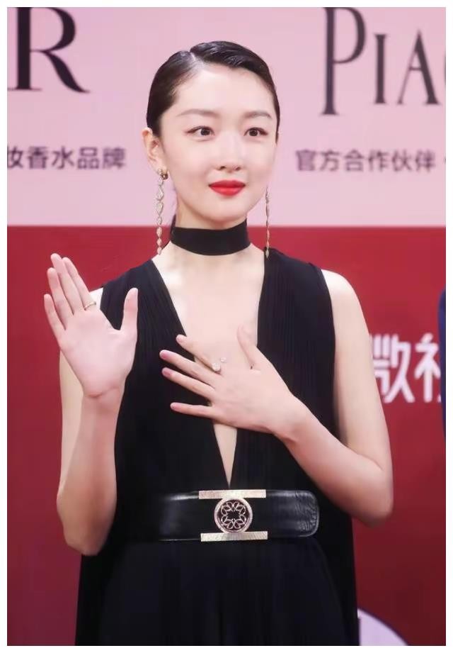 Seeing Zhou Dongyu, you don't have to believe in character and acting ...