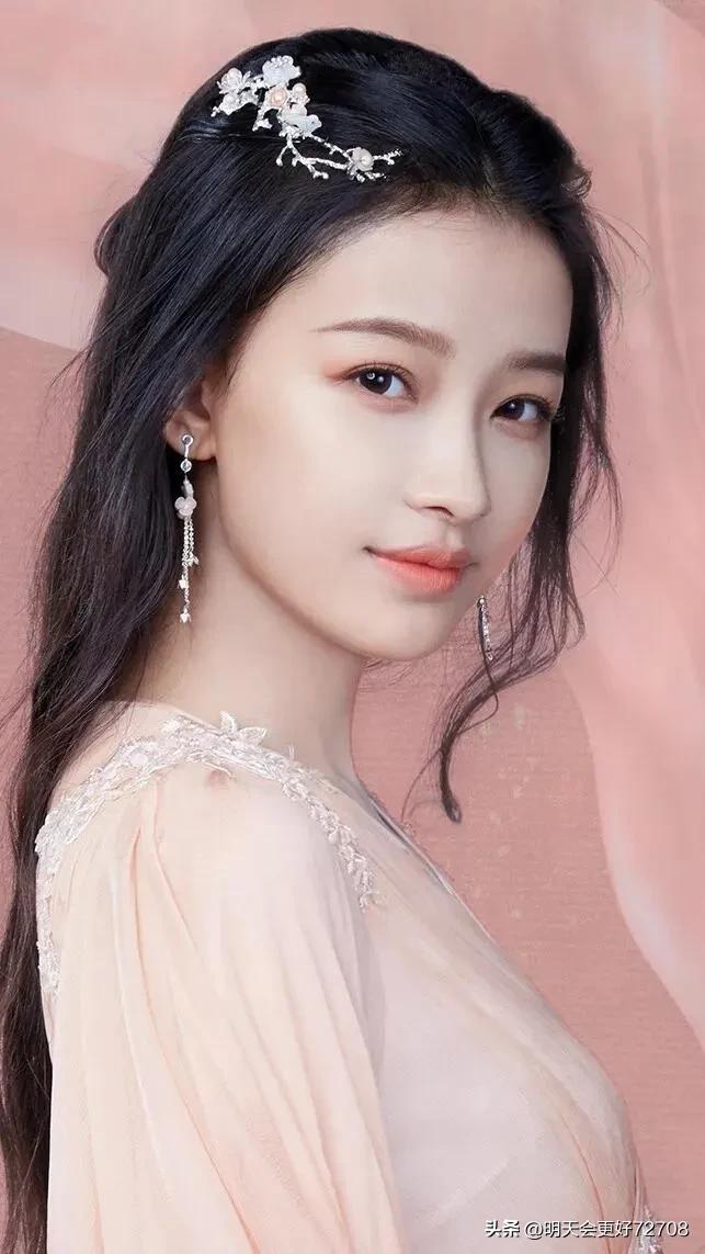Shared pictures: Sun Yi's stunning photo shoot - iNEWS