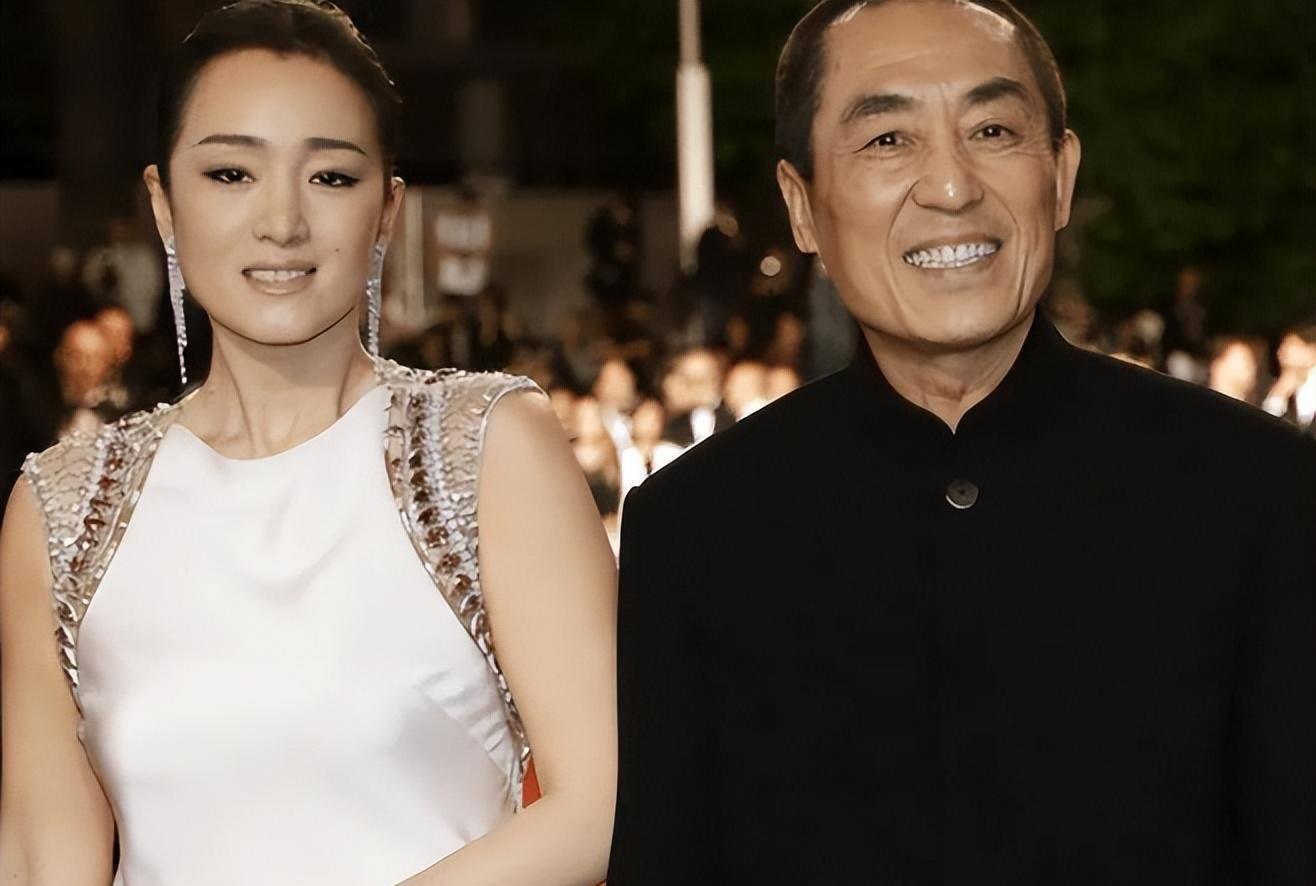 Swimming pool photos of 23-year-old Gong Li and 38-year-old Zhang Yimou ...
