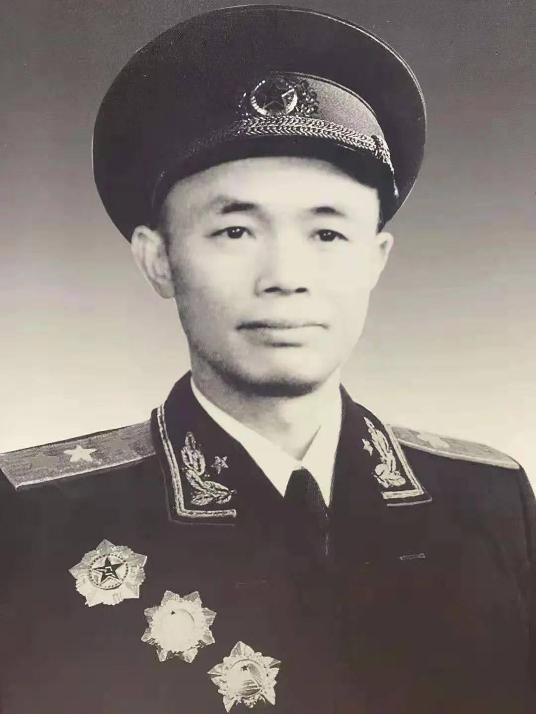 After Huang Kecheng came back in 1978, Zhong Wei and Hong Xuezhi came to the door in person: We ...