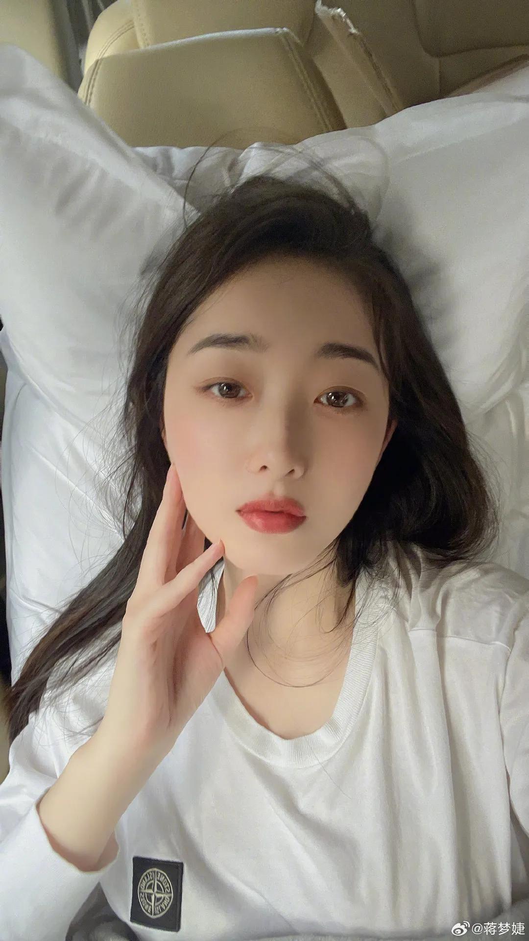 Jiang Mengjie Meitu Issue 30 - iMedia