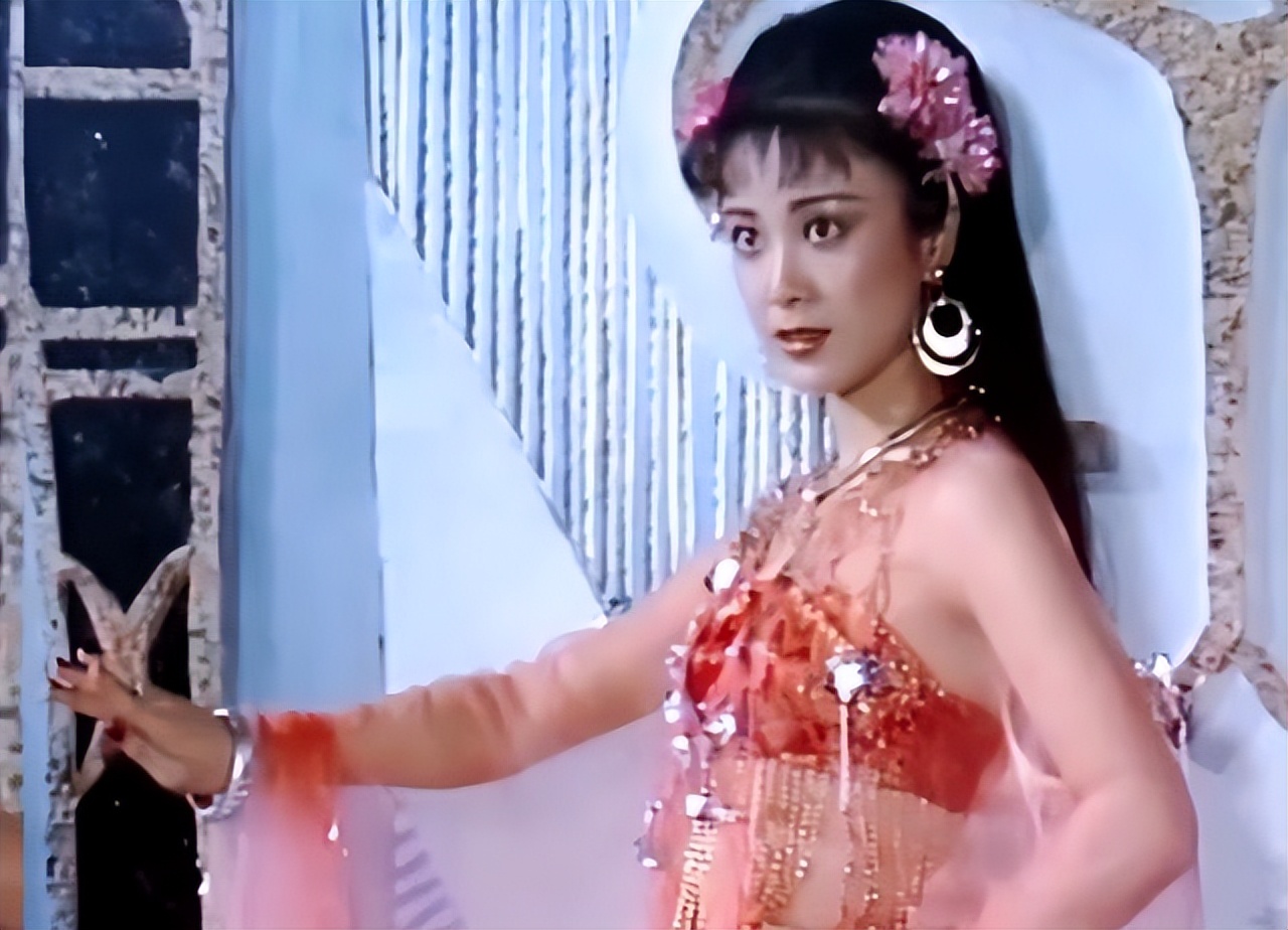 Fu Yiwei became famous overnight: from "the most beautiful Daji" to ...