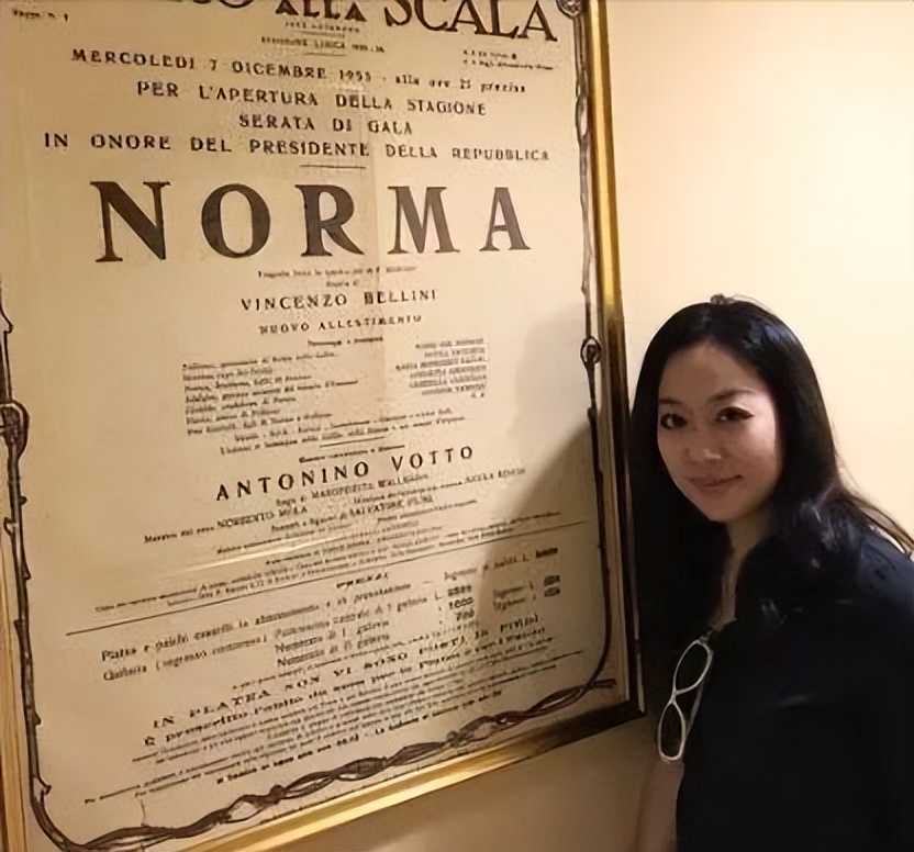 Another beautiful singer passed away unfortunately! He was only 46 ...