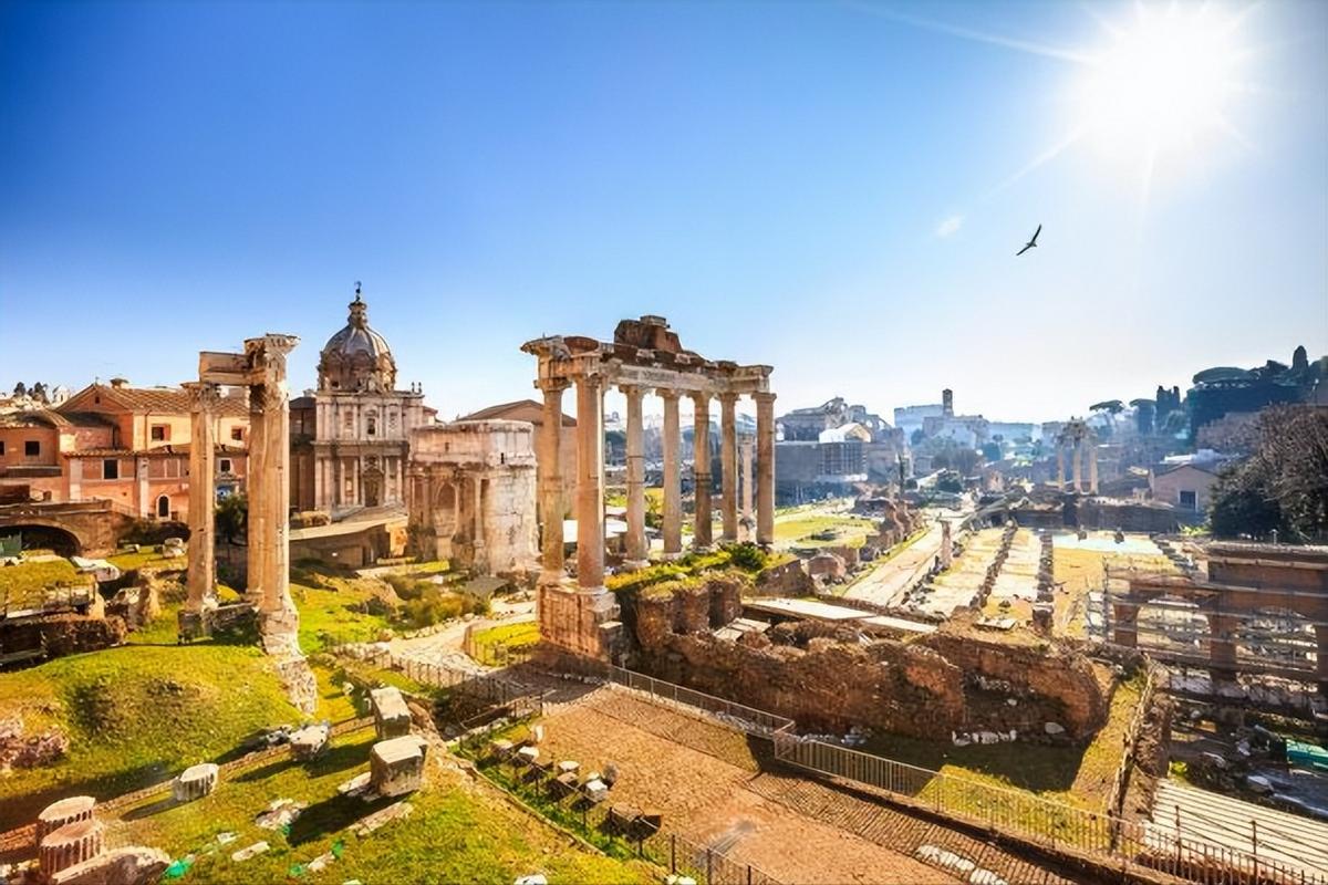 Explore social classes and political institutions during the Roman ...