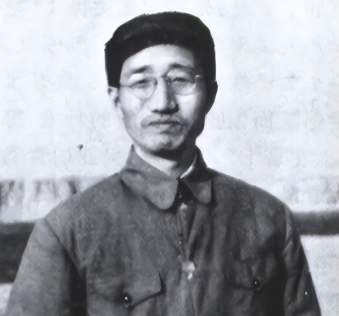 In 1967, someone came to the Jingxi Hotel to arrest Xu Shiyou. Zhou ...