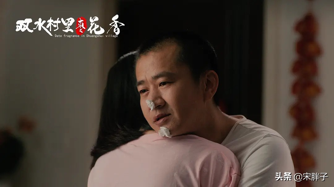 Li Jiaming has no drama to film and is reduced to a street stall ...