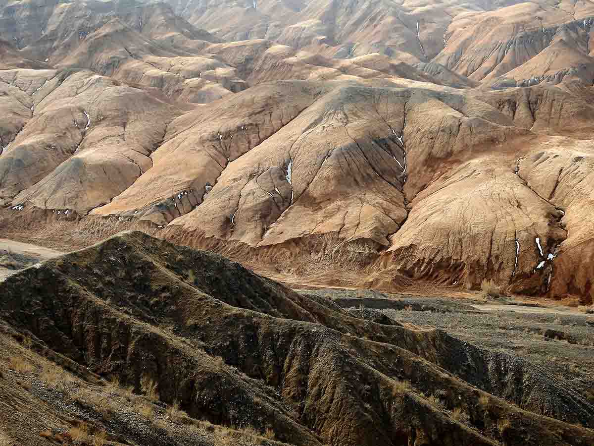 Xinjiang Jinghe Wolf Lane Mi Valley - iNEWS