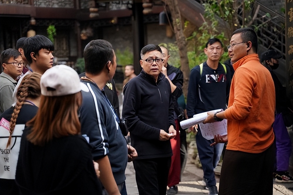 "A Generation of Hongshang" is a hit on CCTV, director Lu Qi: The ...