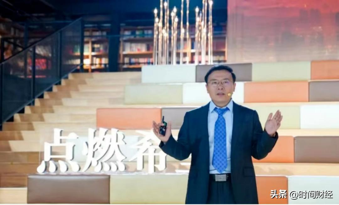 Ren Zeping, Chief Economist of HKT Jingrong Think Tank, won the Top Ten ...