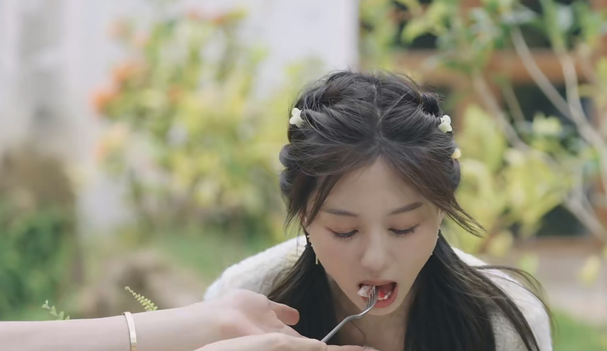 The summer we met: I clearly like male 1, but interact closely with male 3, and the behavior of ...