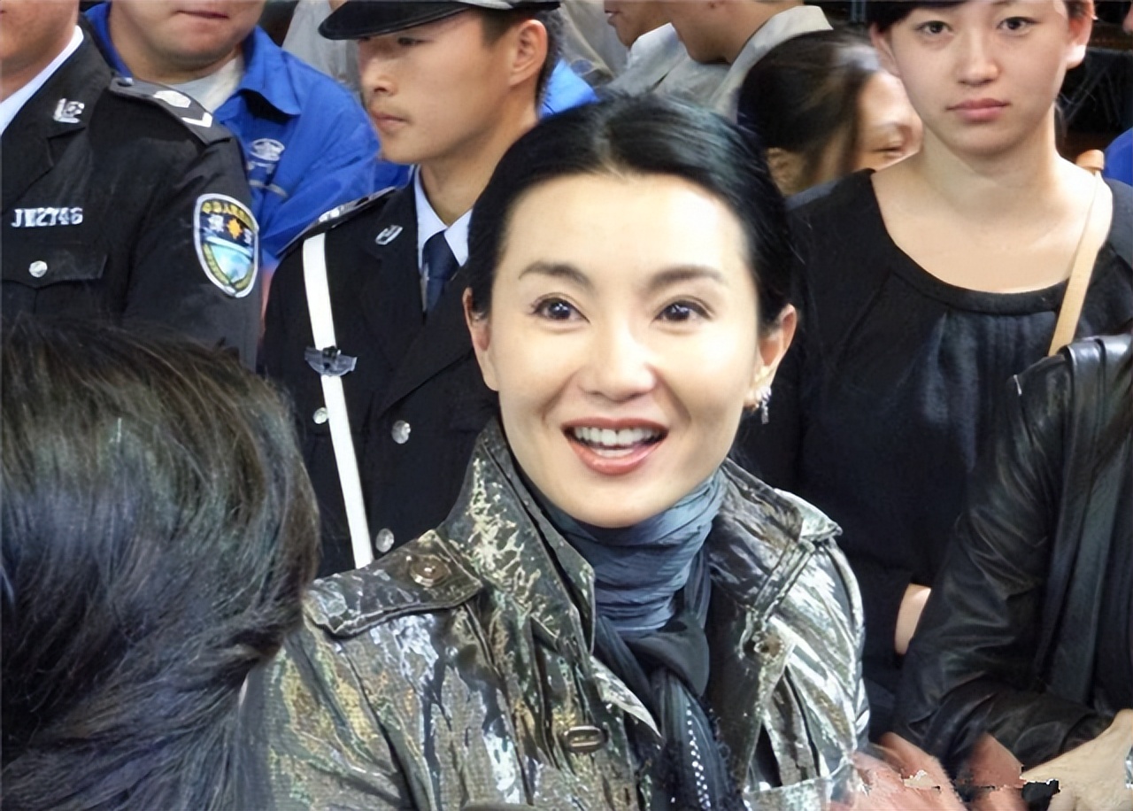 The 53-year-old Maggie Cheung is blessed, but her appearance has ...