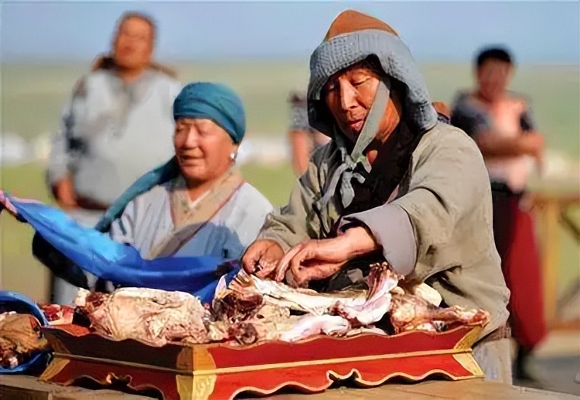 The bold Mongolian people are willing to eat "these three things" when ...