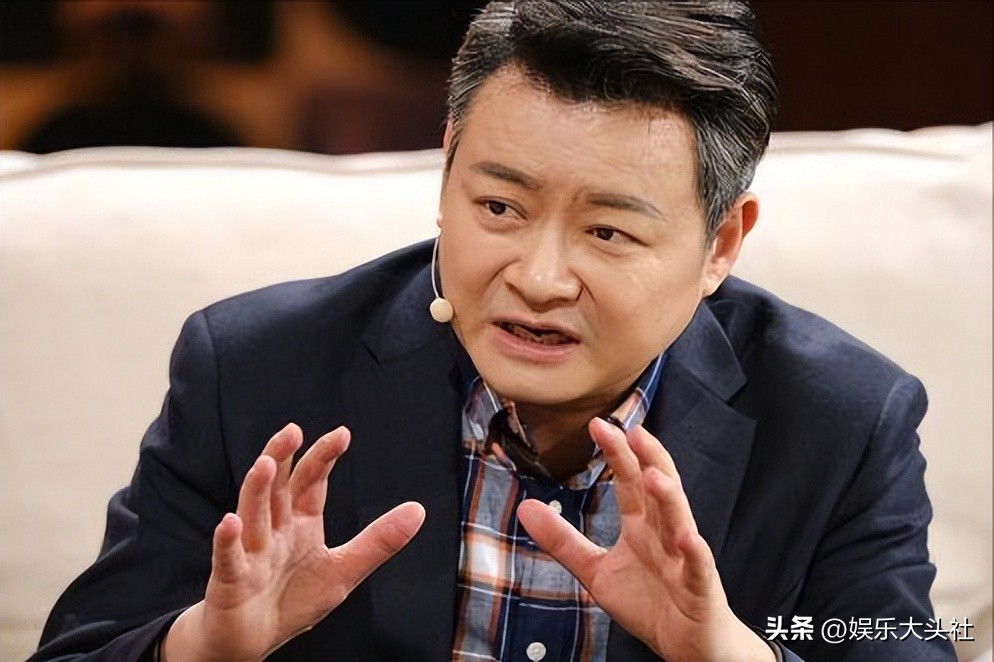 Li Jiaming, a well-known host of CCTV, went to the United States at the ...