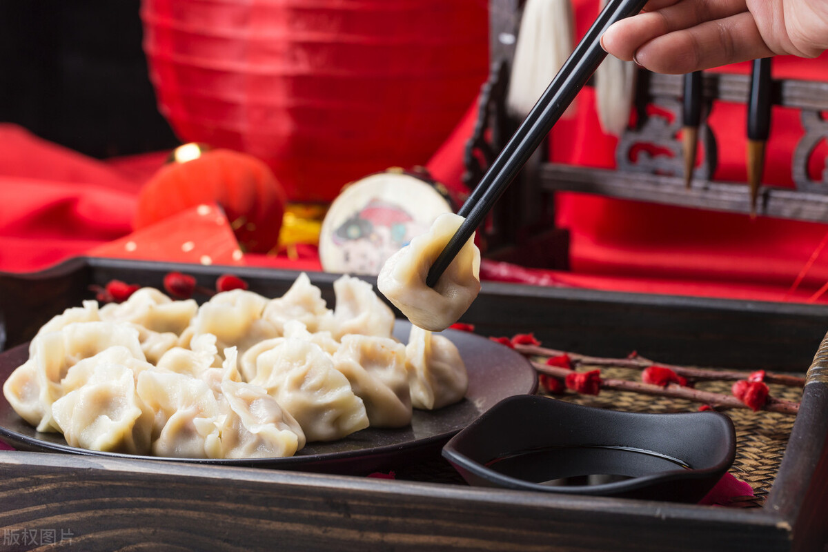 For the Chinese New Year, make dumplings stuffed with leeks, learn to ...