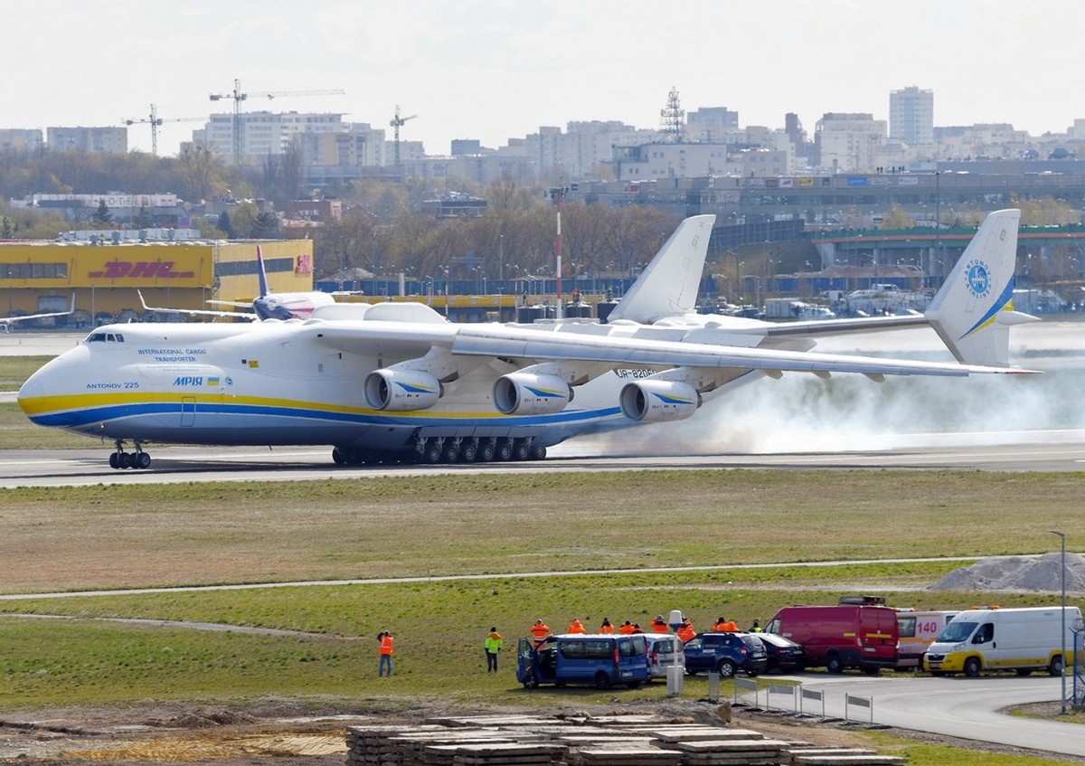 Not looking down on Ukraine: How difficult is it to rebuild the An-225 ...