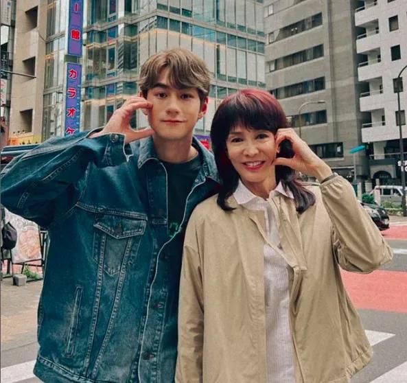 DO sister Zheng Yuling opened a youtube channel and started to talk to ...