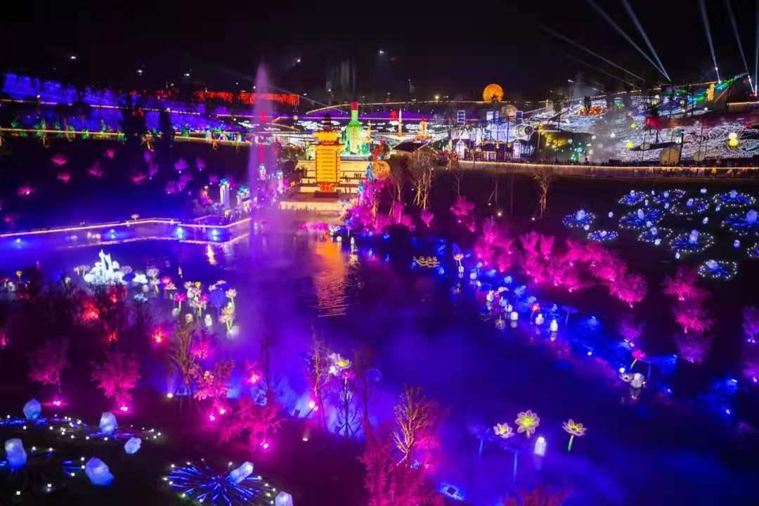 For the first time, Chibi Lushui Lake welcomes guests with a grand ...