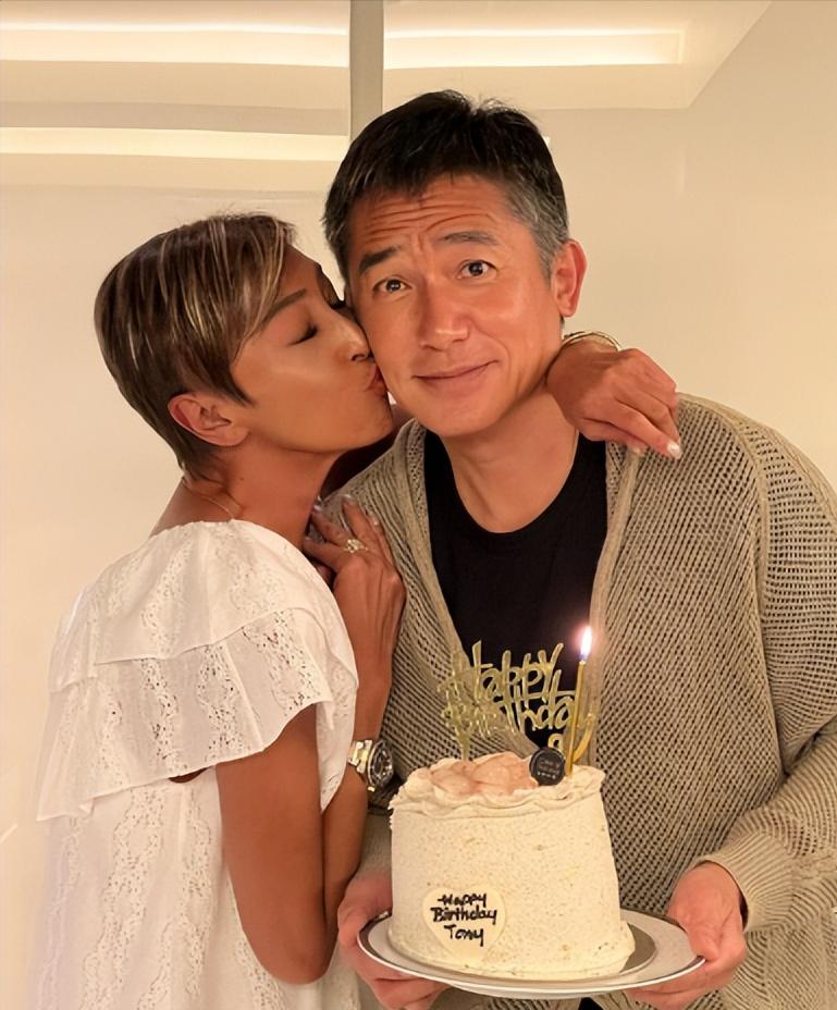 How many years has Tony Leung and Carina Lau been in love? Carina Lau ...
