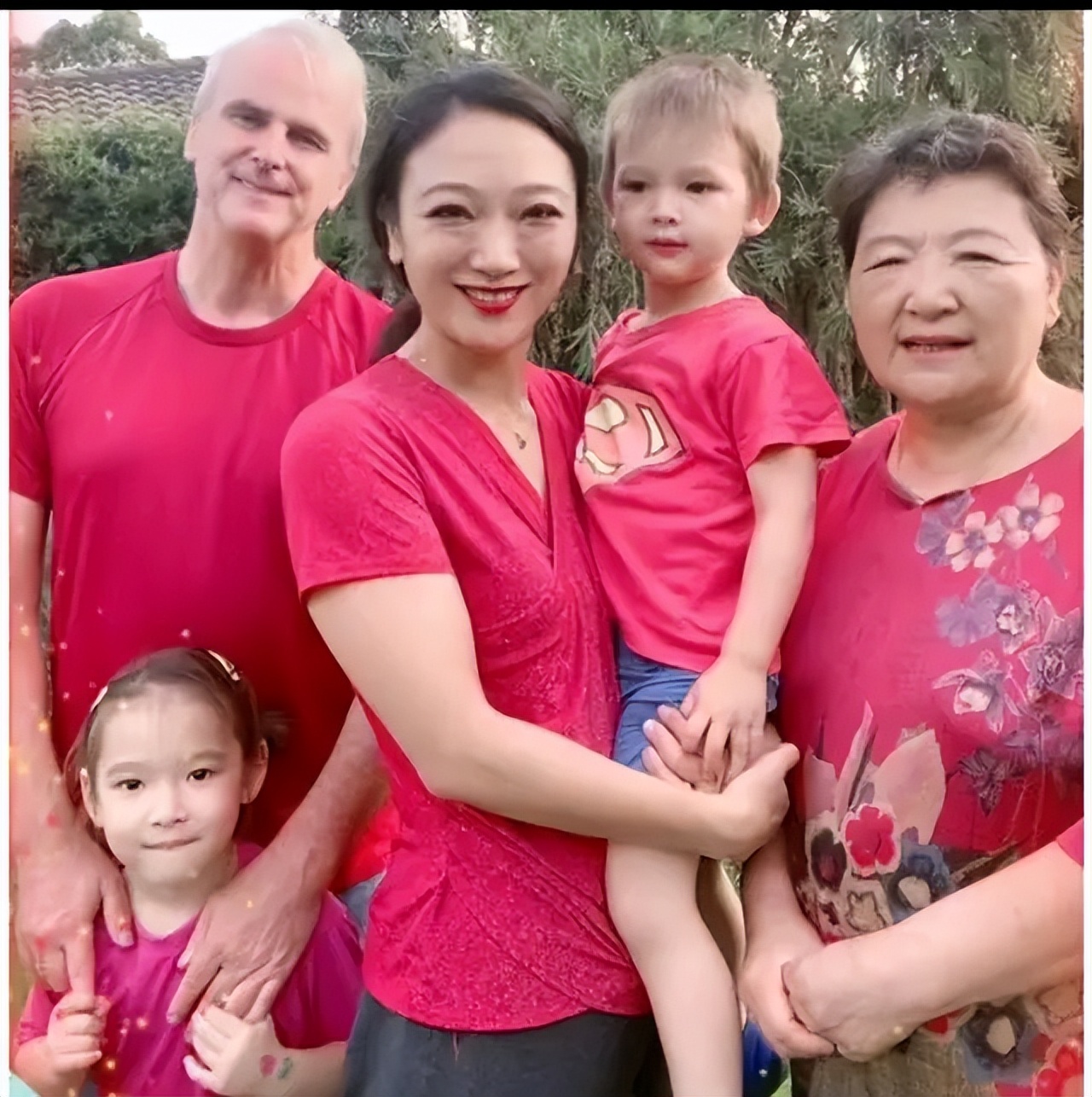 In 2010, a big girl from Beijing married a British uncle and gave birth ...