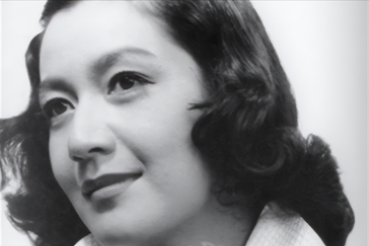 The goddess of the Showa era, Setsuko Hara, was dedicated to MacArthur by Japan. Why did she ...