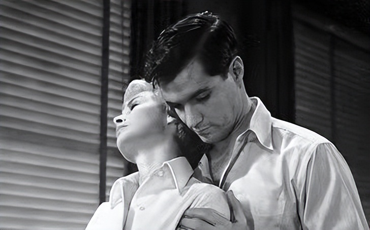 In "Psycho", how did Hitchcock use narrative techniques and background ...