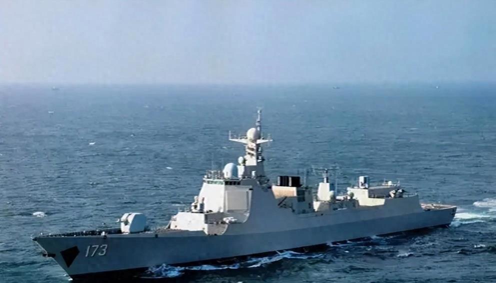 How does the Type 052d destroyer play multiple roles in a complex and ever-changing naval battle ...