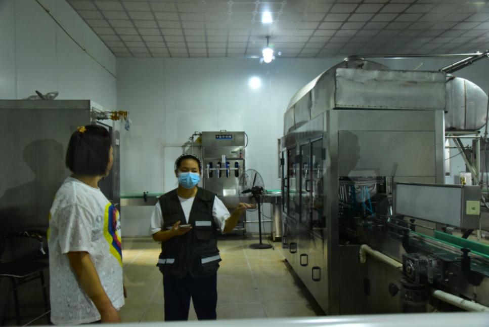 Jiang Zhenyu "Into Xinhe Village, Baoshou Town" - iNEWS