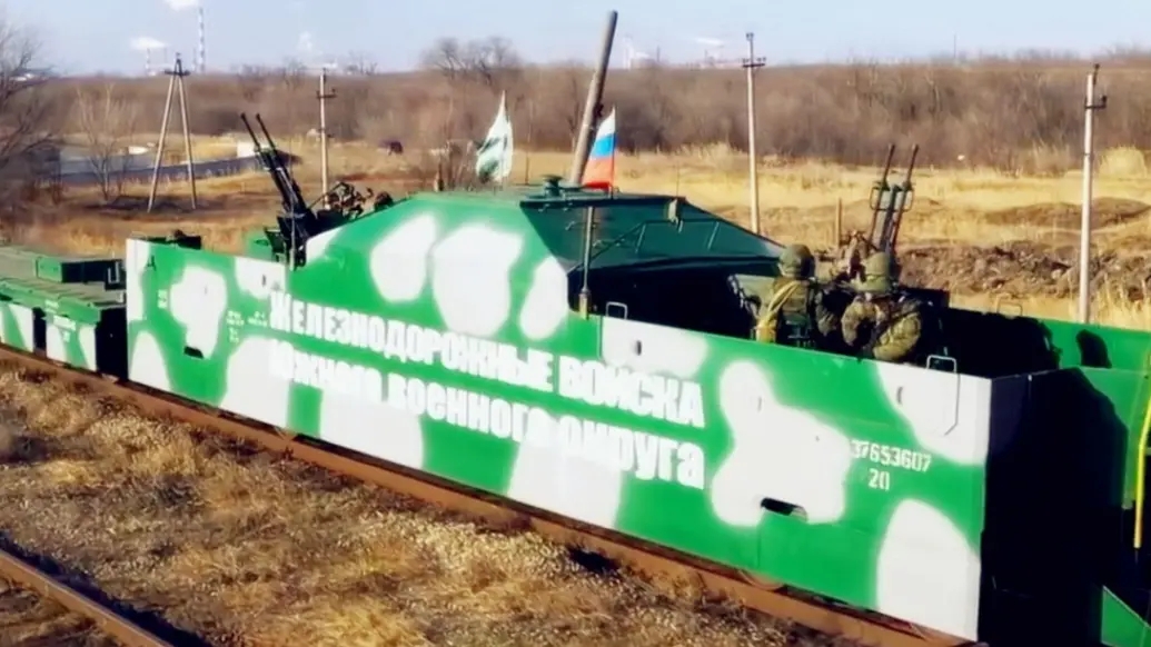 The armored train of the Russian army appeared in special military ...