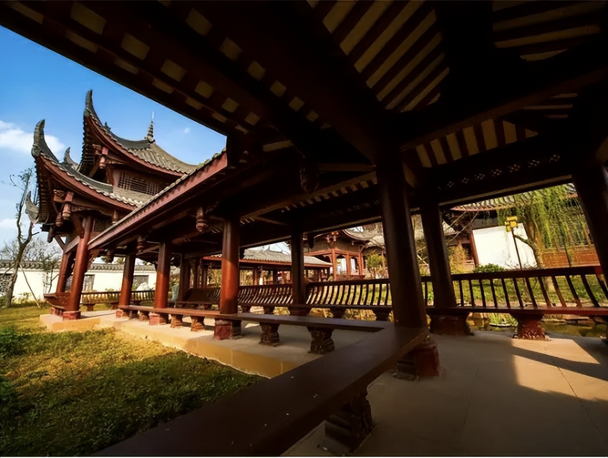 Walking into Danling, you will be greeted with a heavy historical ...