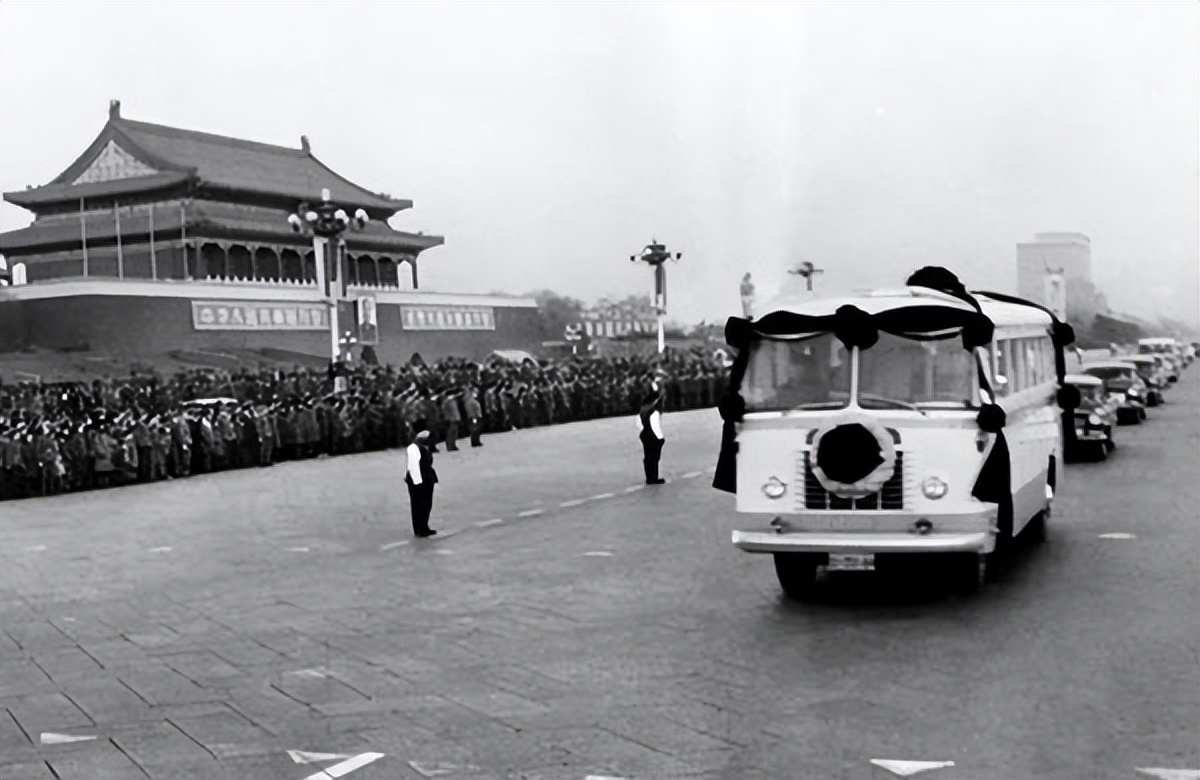 Premier Zhou wanted to see Wu Jicheng before he died, and Wu Jicheng ...