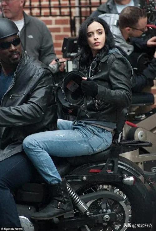 Jessica transitions from superhero to private detective as she ...