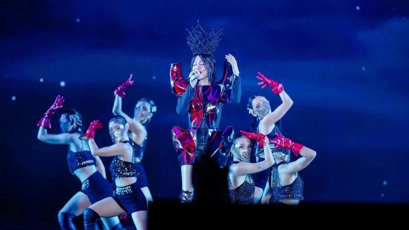 Angela Chang's "Fable" World Tour Concert is an auditory and visual ...