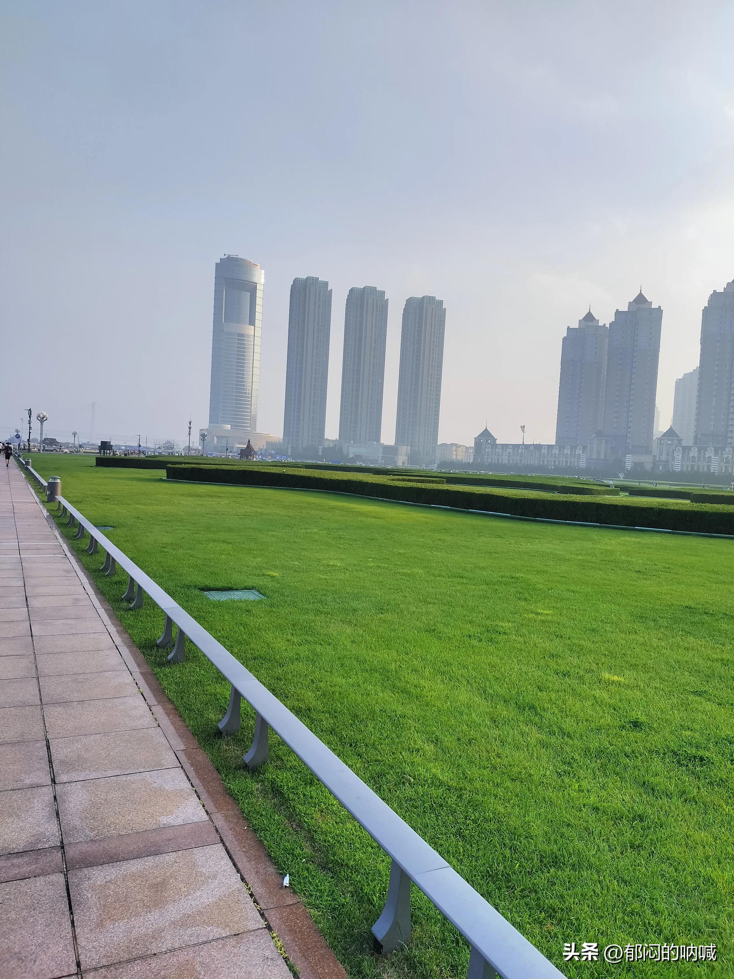Xinghai Square, a Pearl of Dalian City - iNEWS