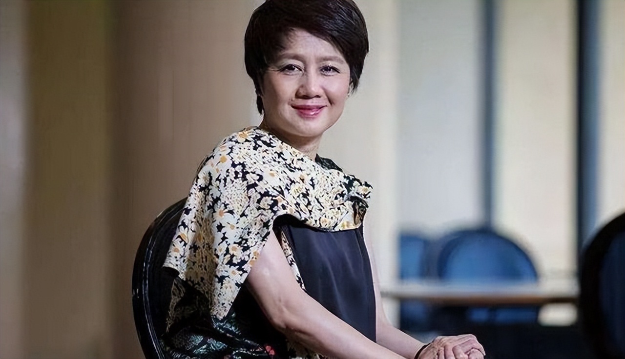 Angie Liang, the fourth wife of the gambling king Stanley Ho, who is 39 ...