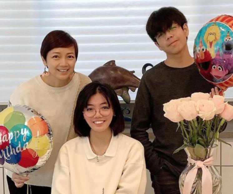 Hong Kong sister Yang Wanyi moved to the United States after her ...