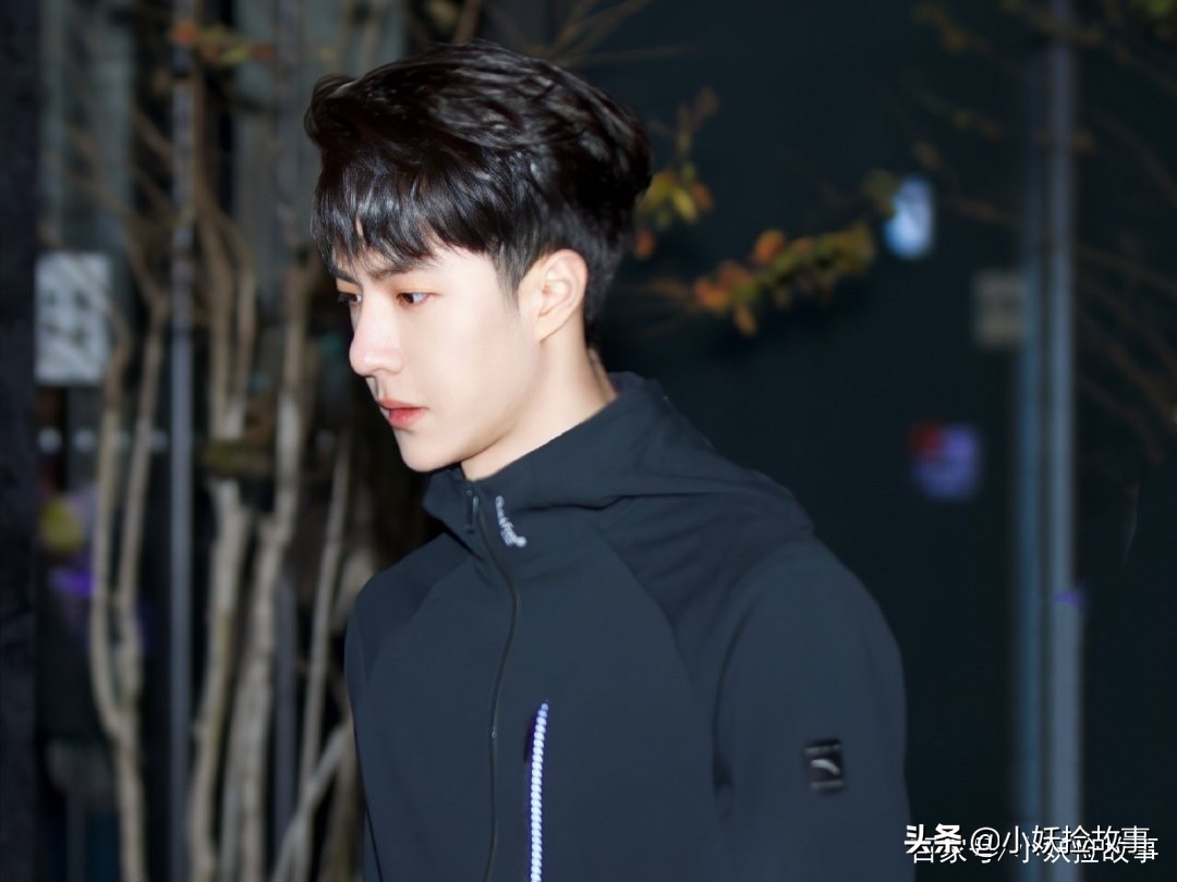 Wang Yibo finished anonymously, and went back to Beijing to prepare for ...