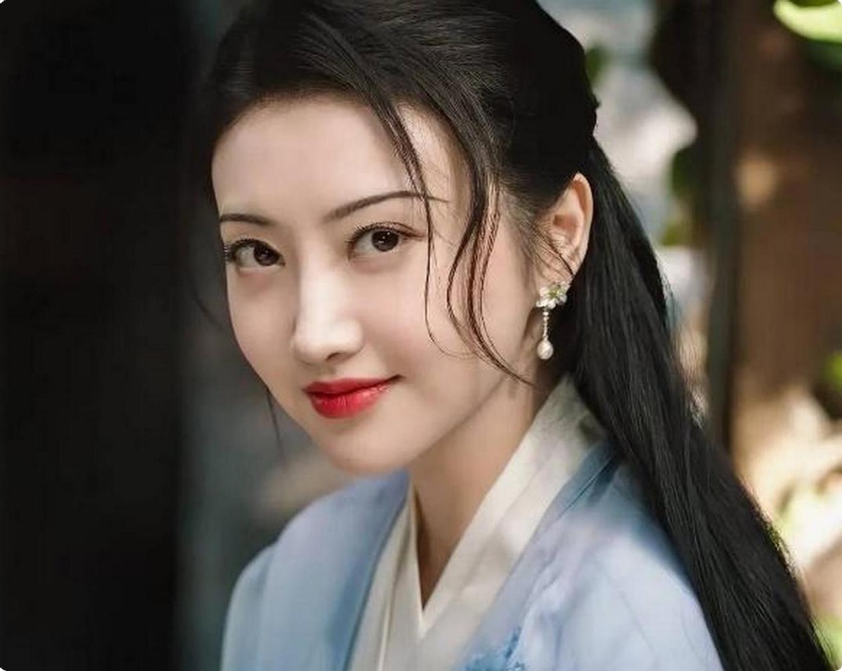 Li Qin: Giving up the "iron rice bowl" and changing careers to become ...