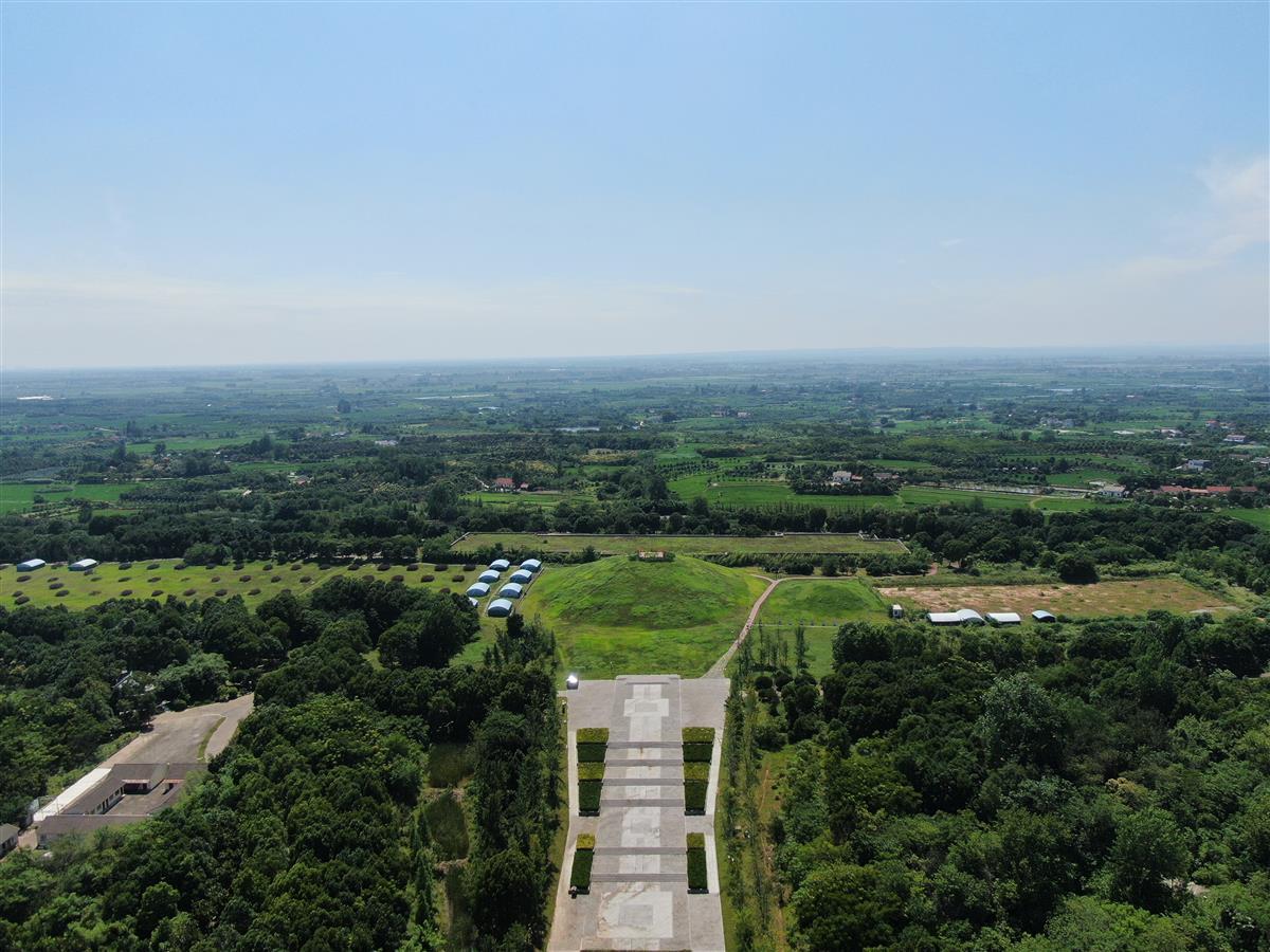 "There are terracotta warriors and horses in the north, and Xiong's ...