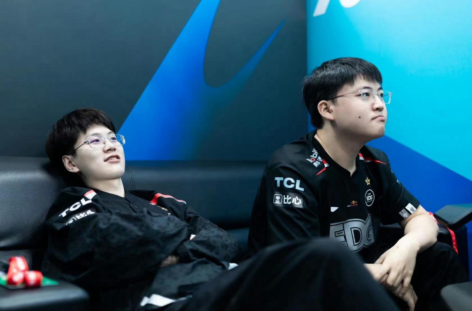 難怪RNG肯放你走！Uzi四殺基地爆炸，EDG教練登熱搜Mlxg氣急敗壞 - 頭條匯