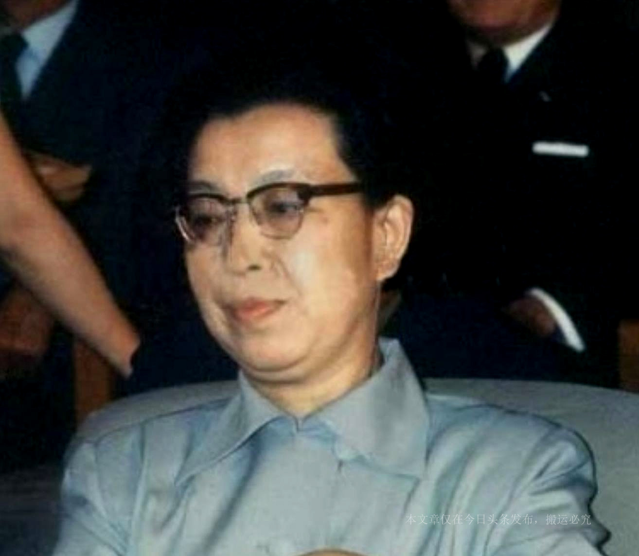 After Jiang Qing's death, the cemetery was simple and shabby. From the ...