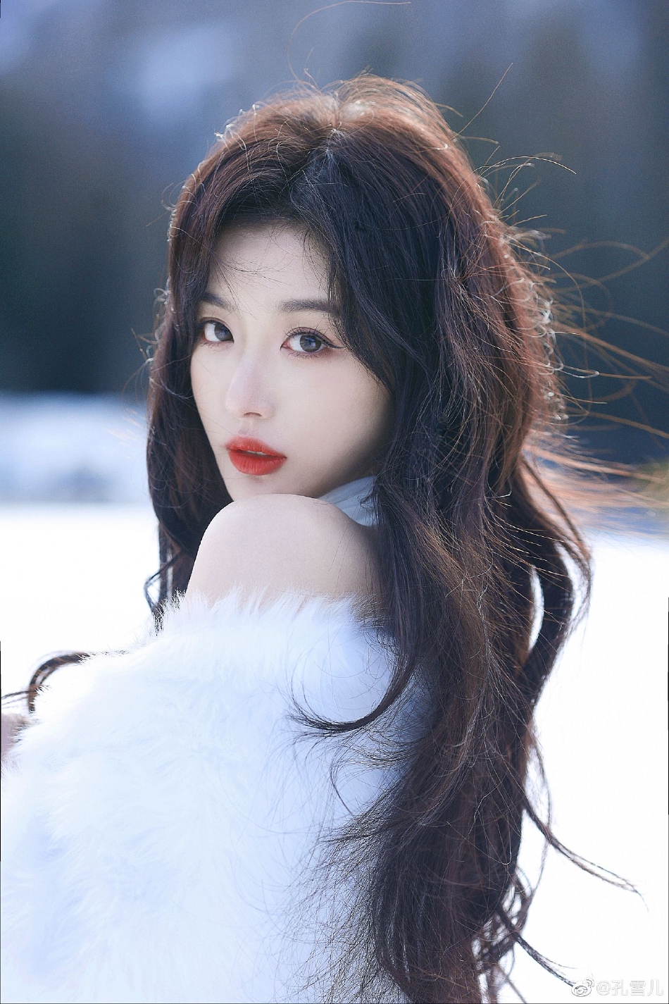 Full of atmosphere!Kong Xueer's snow scene photo - iNEWS