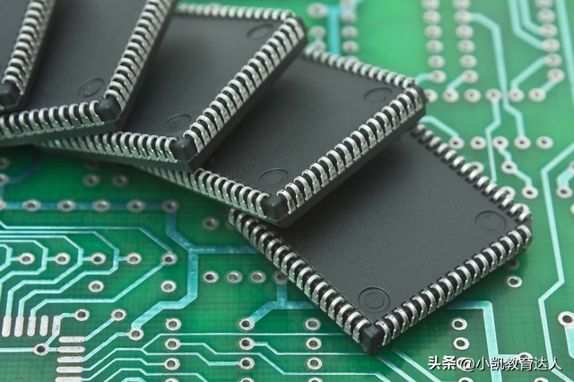 The first lithography machine was officially put into use, and the ...